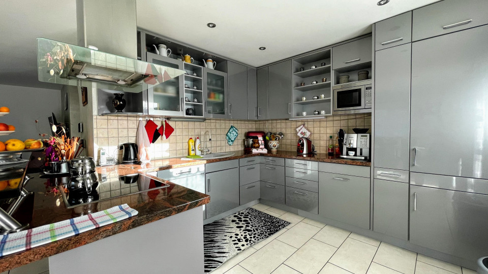 C-Service vous propose une magnifique et spacieuse villa à Bex 6.5 ...