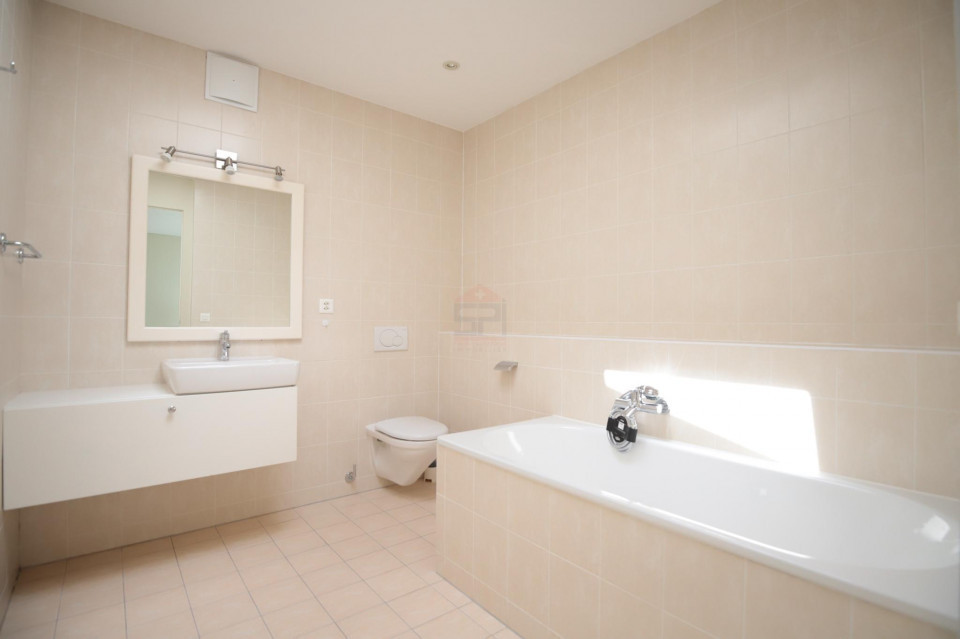 Maison contemporaine de 7.5 pièces proche du centre de Vésenaz 266 m2 à ...