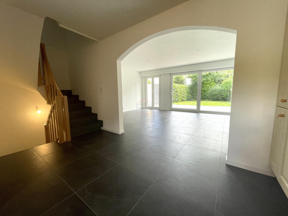 Villa contiguë de 125m2 avec 4 chambres entièrement rénovée 5.5 pièces ...