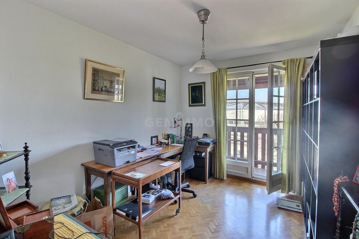 Pour Investisseur VIAGER 7 pièces 150 m2 à Lancy