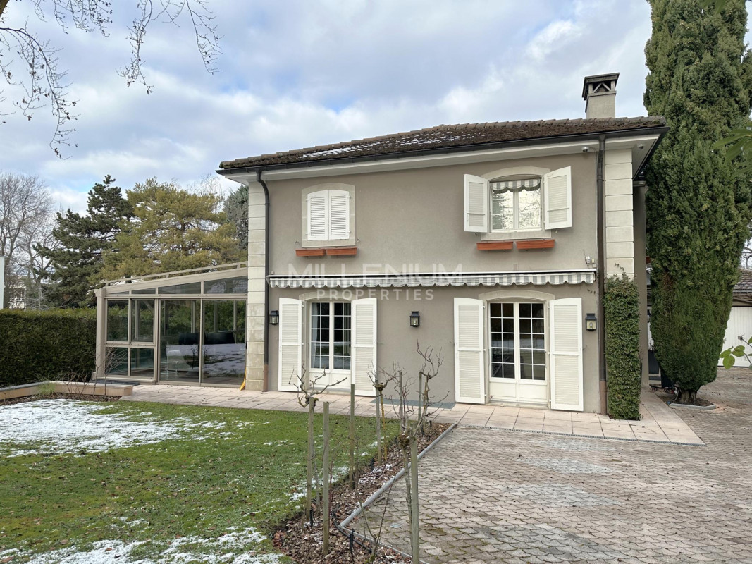 Grande villa piscine contemporaine à louer Collonge-Bellerive 10 pièces ...