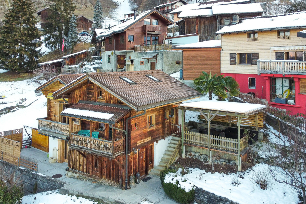 Sublime chalet de 5 pièce sur 3 niveaux au-dessus de Bex 5 pièces 123 m2